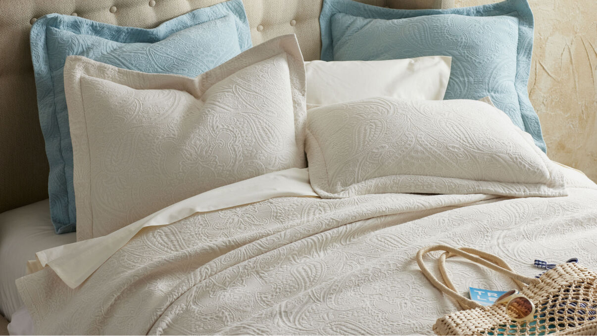 How to Mix and Match Bedding Textures and Patterns | The Company Store